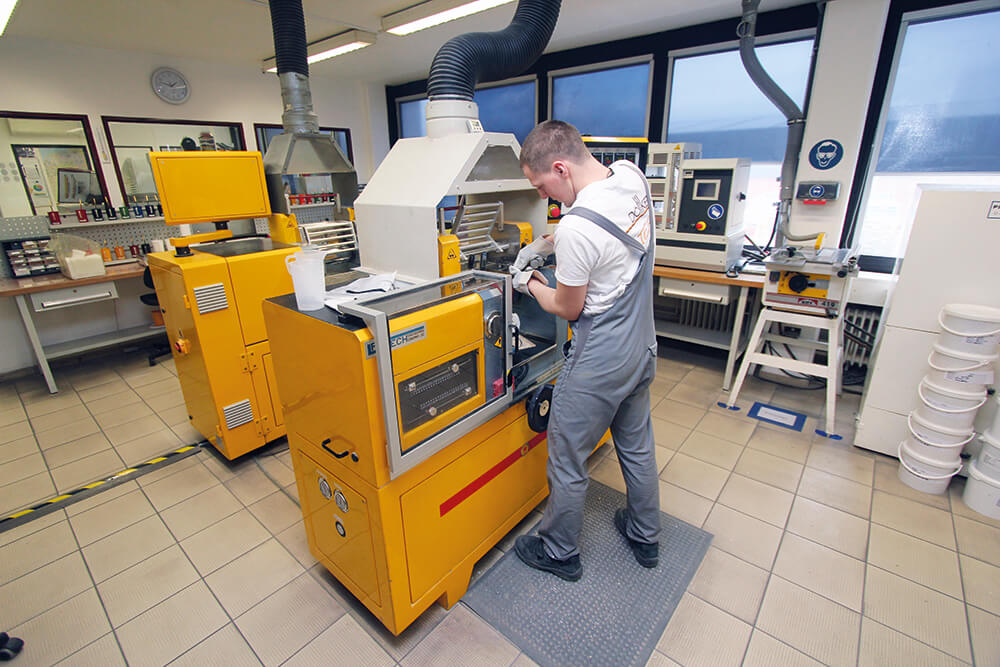 Karriere - Jetzt bewerben, bei der SURTECO GmbH